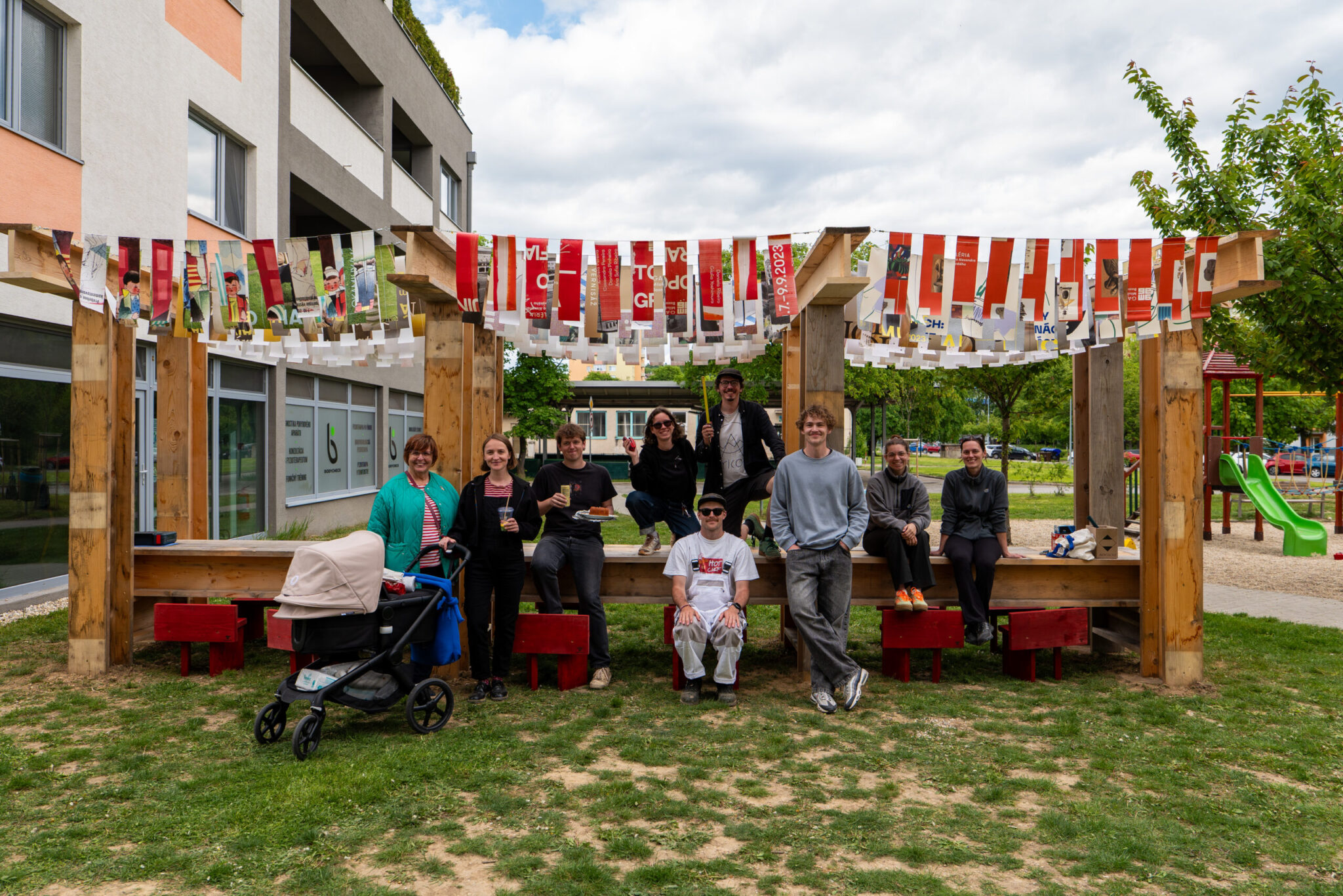 A Corner of the City That Belongs to the People: The Neighbours Table ...